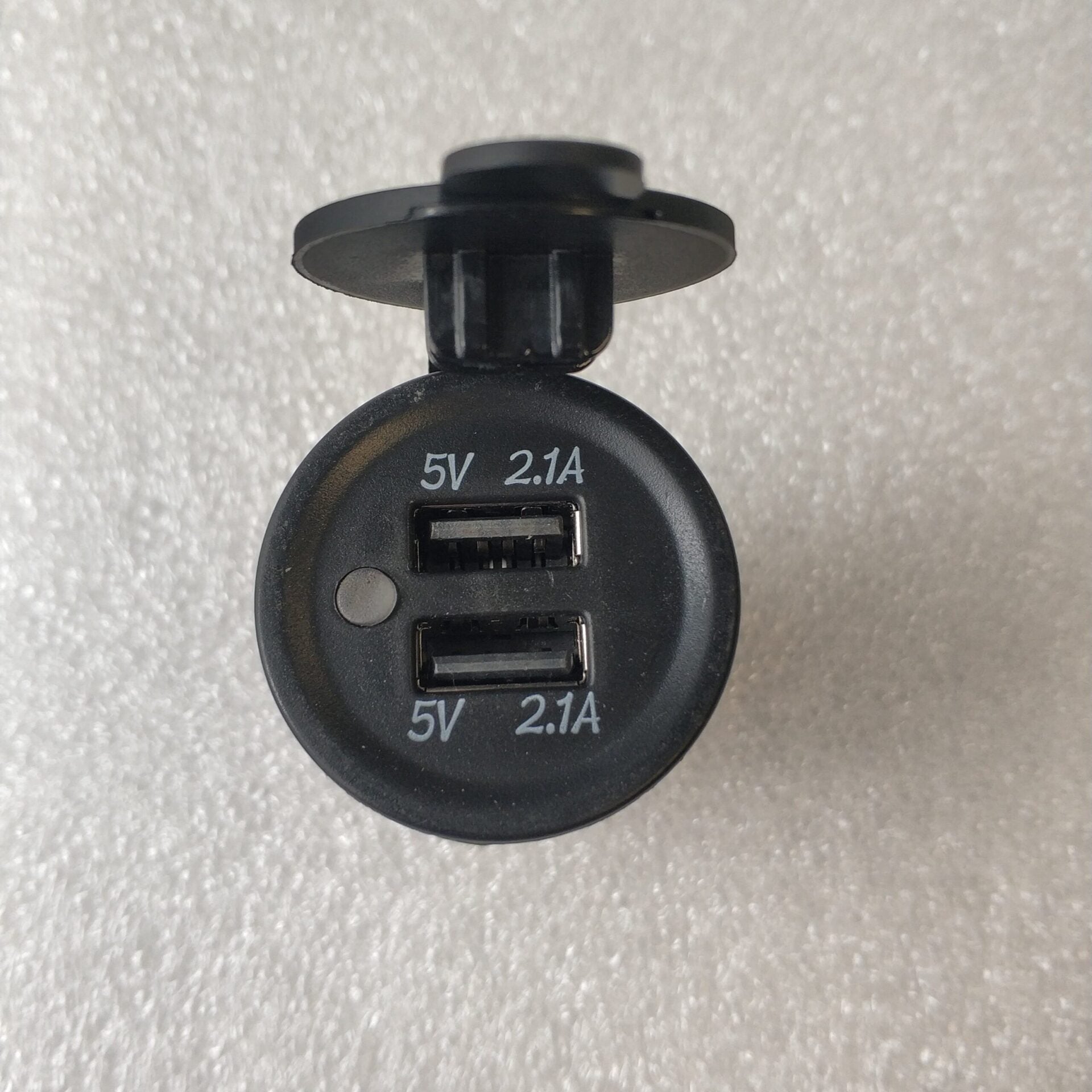 Dual 5V USB LED Charging Socket 4.2A-Blue – Electromann SA