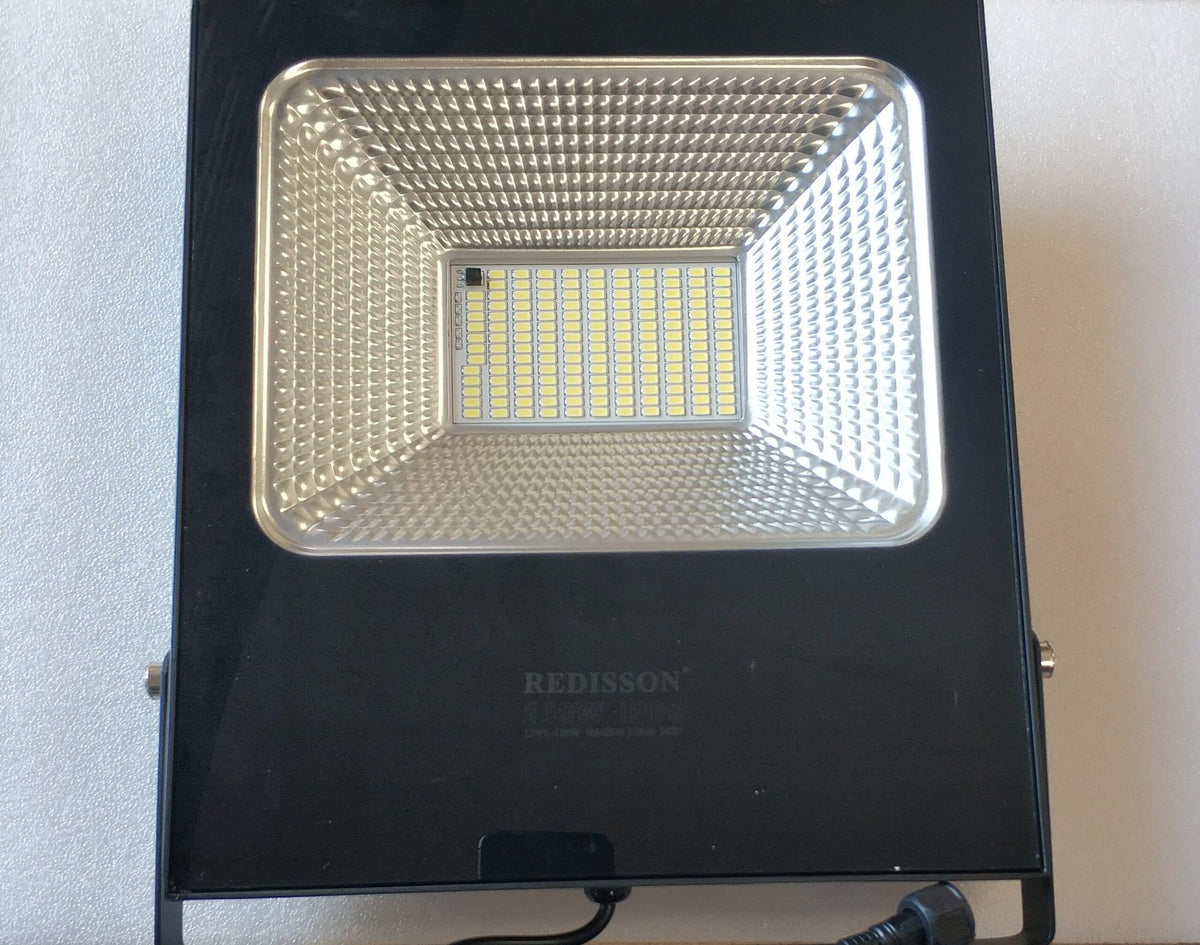 Redisson 200Watt SOLAR Outdoor LED Flood Light - Powerful and ...