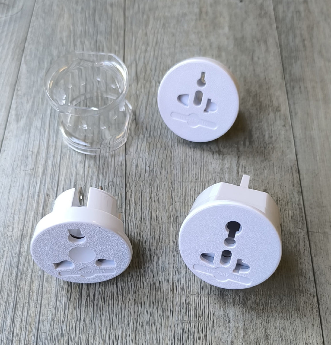 Andowl Q-A178B Universal Multi Connector Travel Adapter | Electromann SA